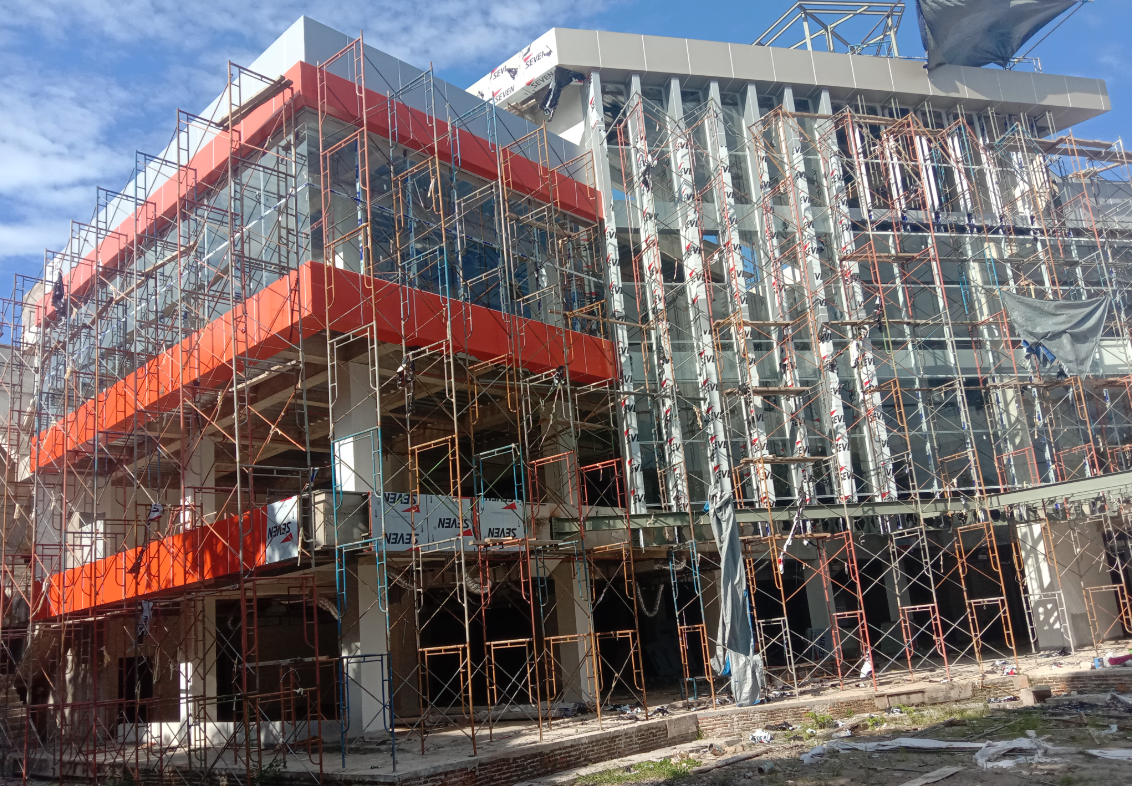 Gedung Menara Kuliner dan Cenderamata Palopo Keren Dibalut Warna Oranye ...